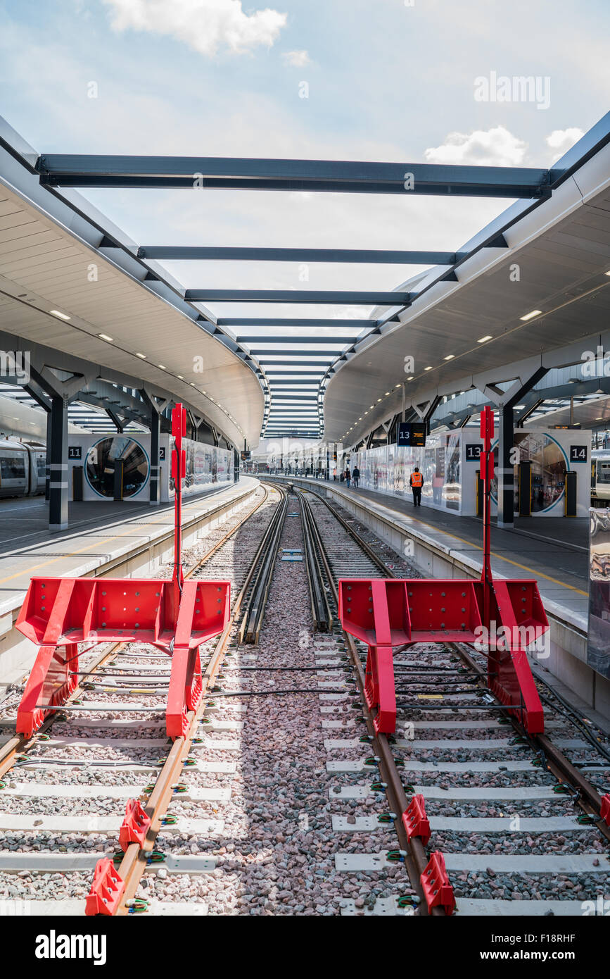 London bridge station hi-res stock photography and images - Alamy