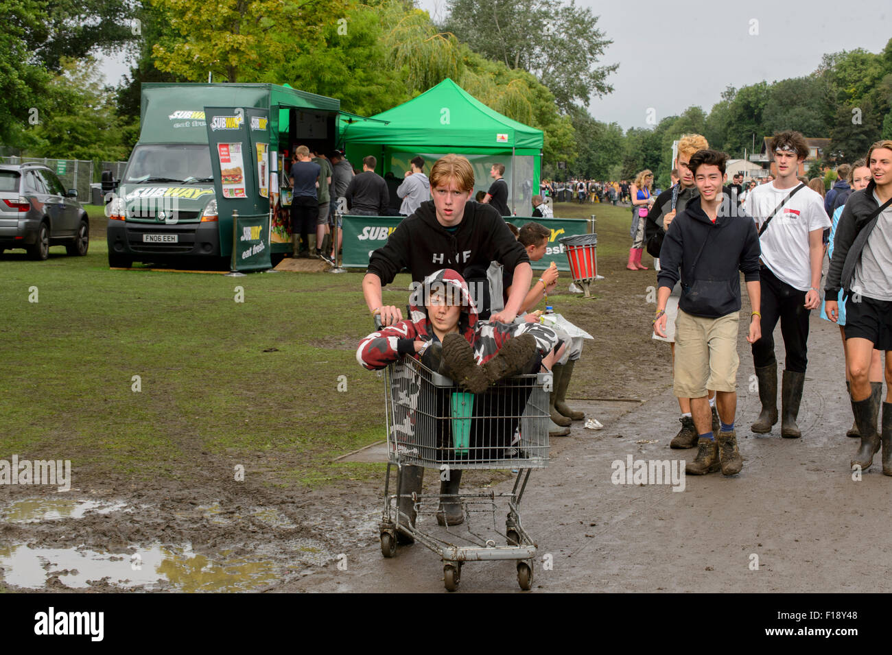 Reading, UK. 30th Aug, 2015. Festival visitors, Reading Festival 2016 ...