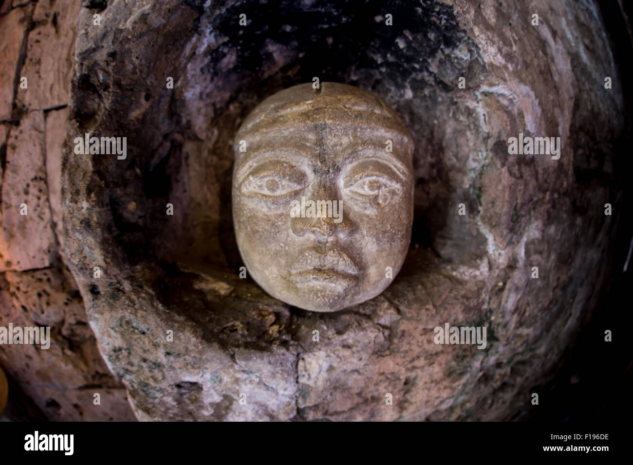 Scary statue hi-res stock photography and images - Alamy