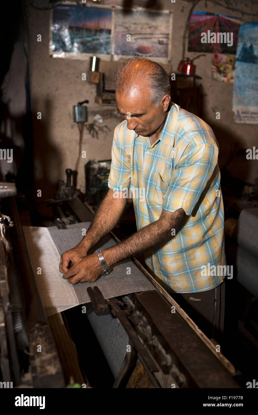 Man weaving loom hi-res stock photography and images - Alamy
