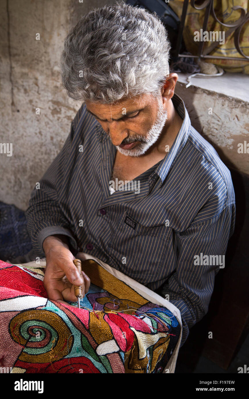 India Jammu And Kashmir Srinagar Old City Crafts Worker Hand Crewel