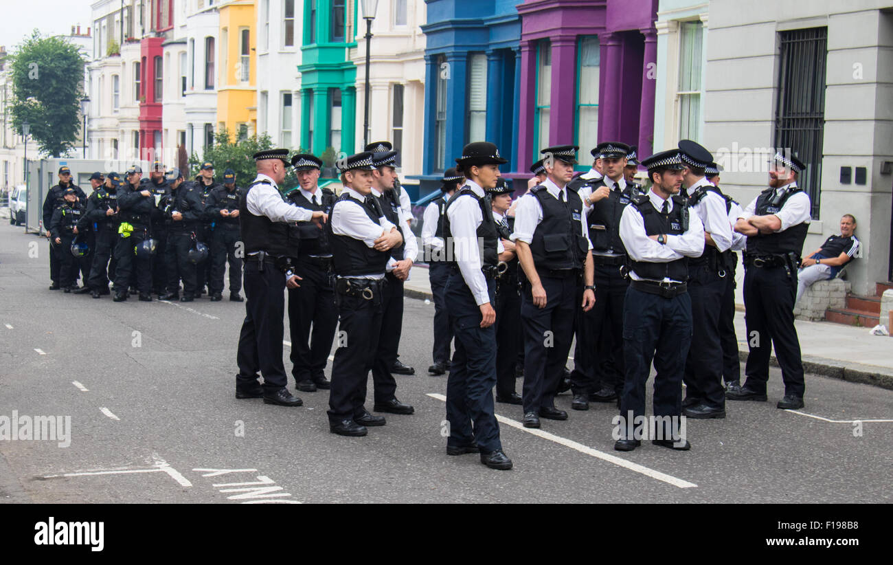 Notting hill carnival police dancing hi-res stock photography and ...