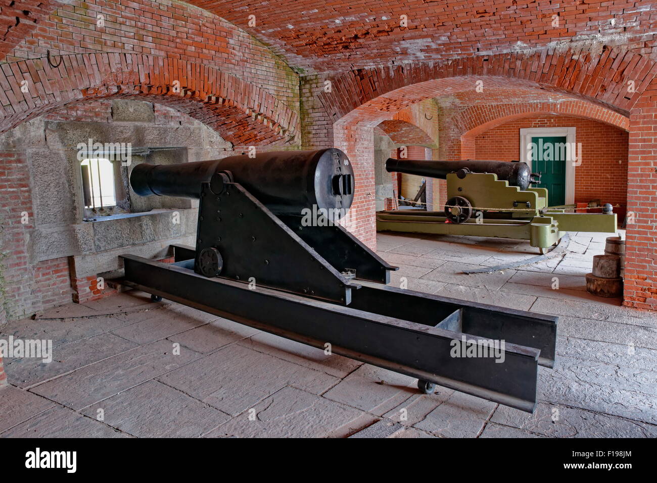 Indoor cannon battery on display at Fort Delaware Stock Photo - Alamy