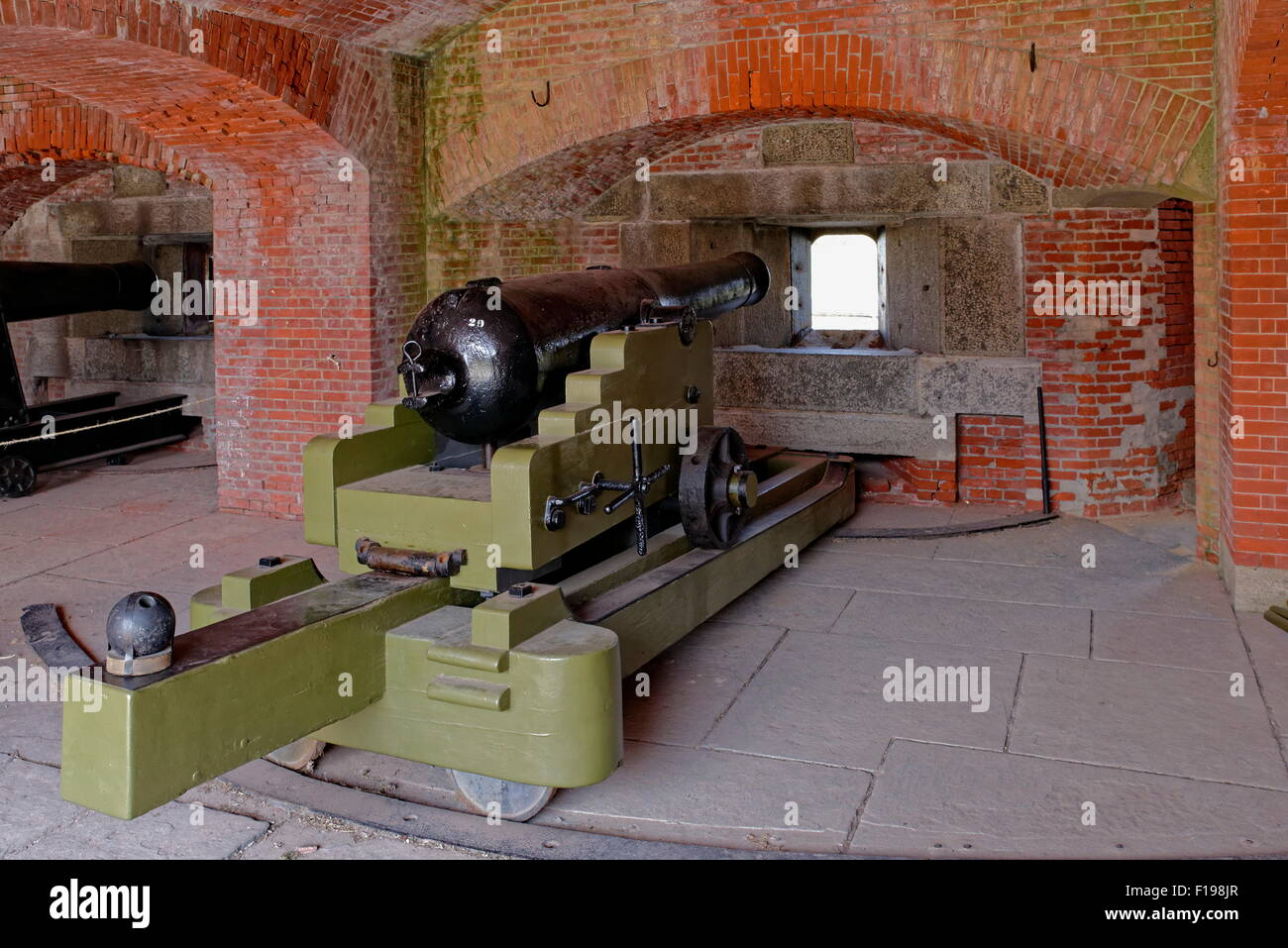 Indoor cannon battery on display at Fort Delaware Stock Photo - Alamy