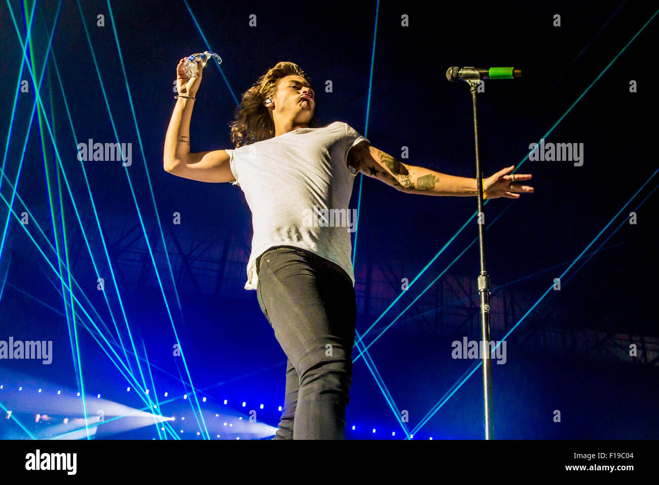 Detroit, Michigan, USA. 29th Aug, 2015. HARRY STYLES of ONE DIRECTION ...