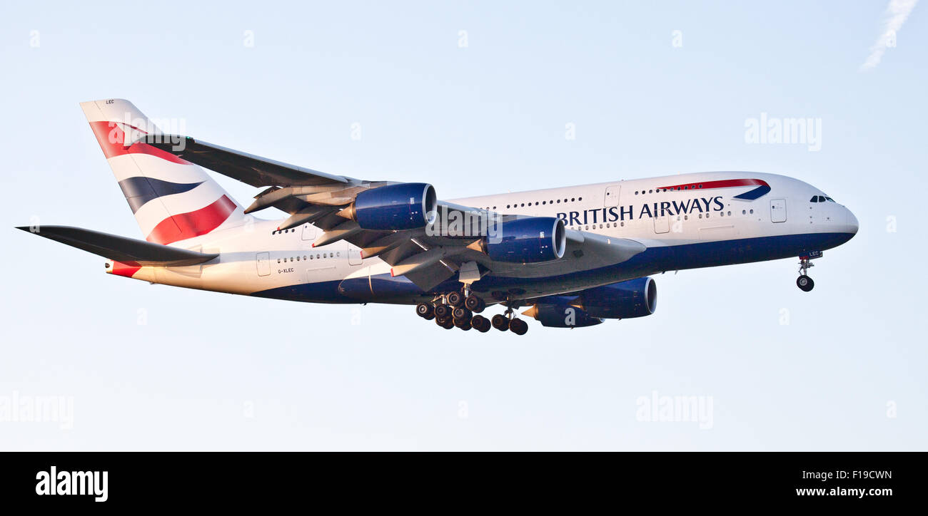 British Airways Airbus a380 Super Jumbo G-XLEC coming into land at ...