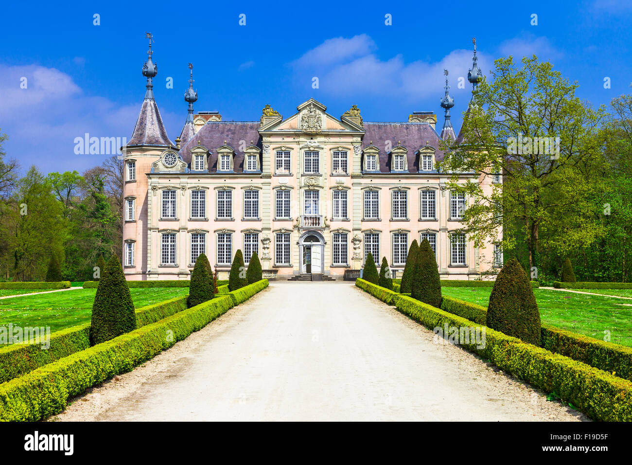 Plants and castles hi-res stock photography and images - Alamy