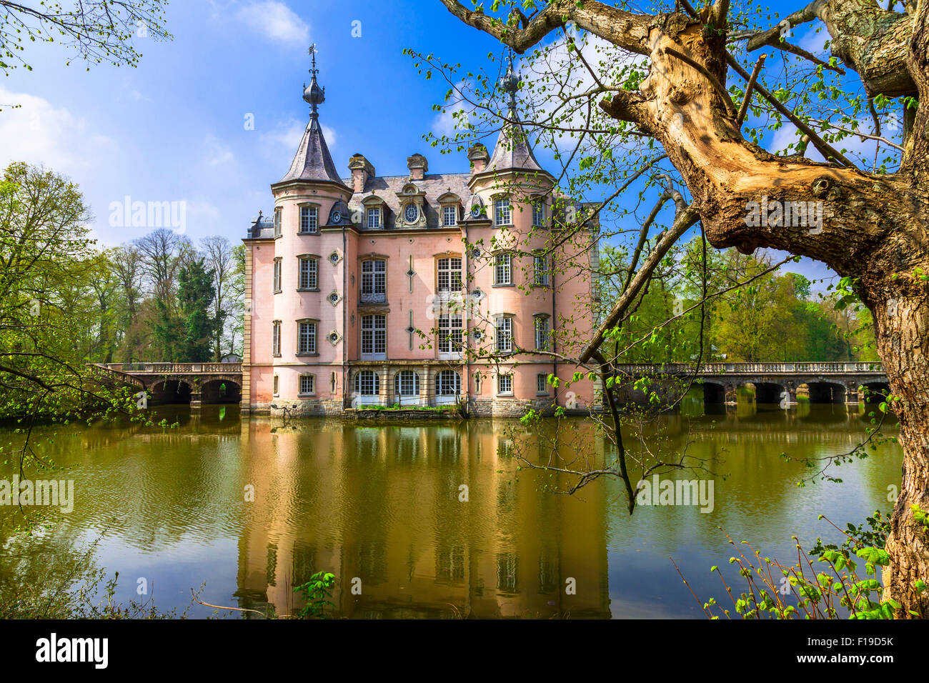Belgian castles hi-res stock photography and images - Alamy