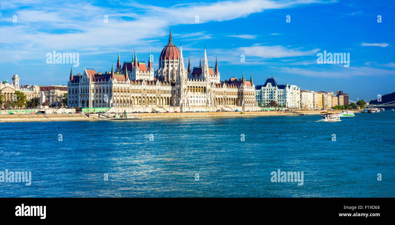 Budapest landmarks hi-res stock photography and images - Alamy