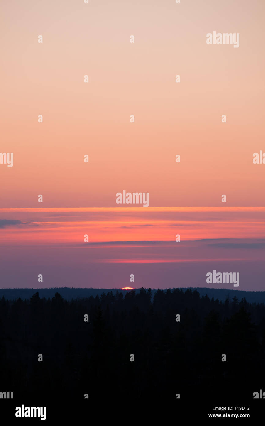 Minimal low sun landscape hi-res stock photography and images - Alamy