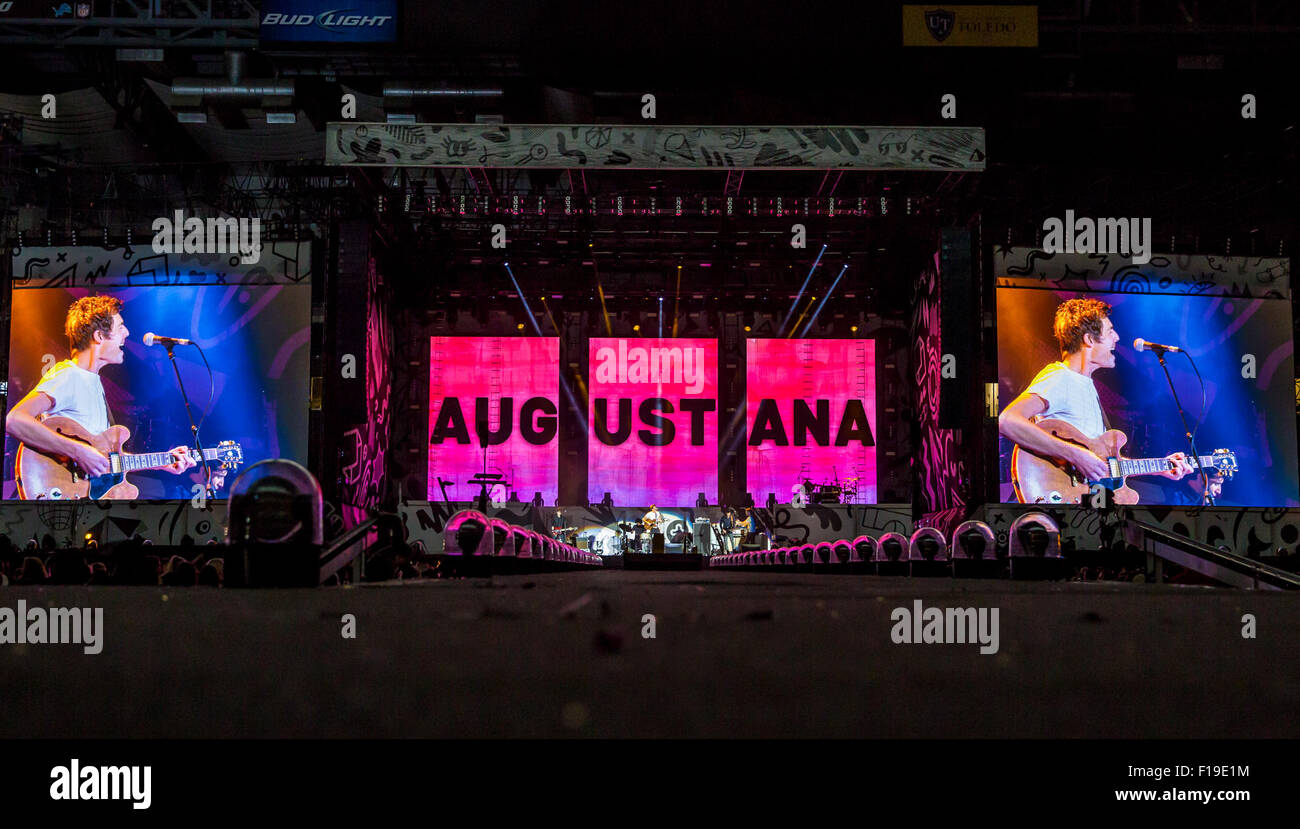 One direction performing live concert hi-res stock photography and ...