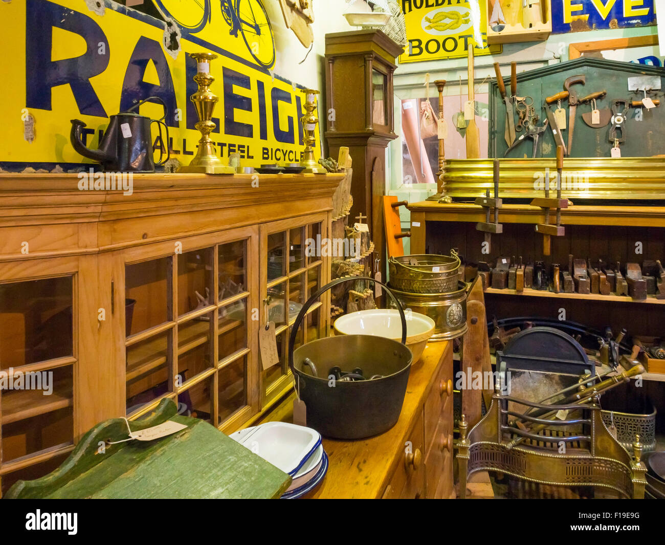 Uk farm shop interior hi-res stock photography and images - Alamy