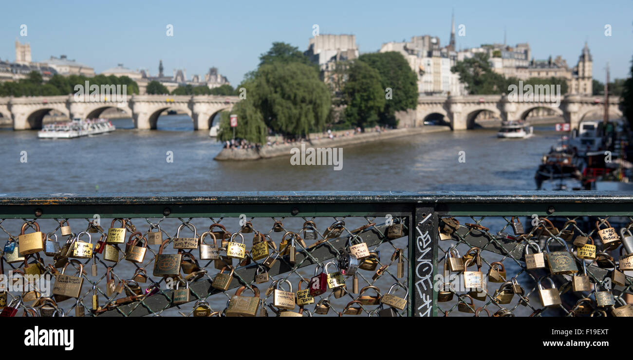 Locks in the river hi-res stock photography and images - Alamy