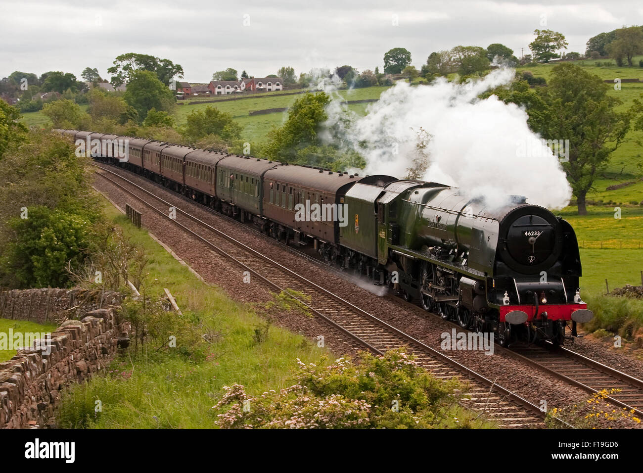 Preserved steam locomotive 46233 Duchess of Sutherland heads the ...