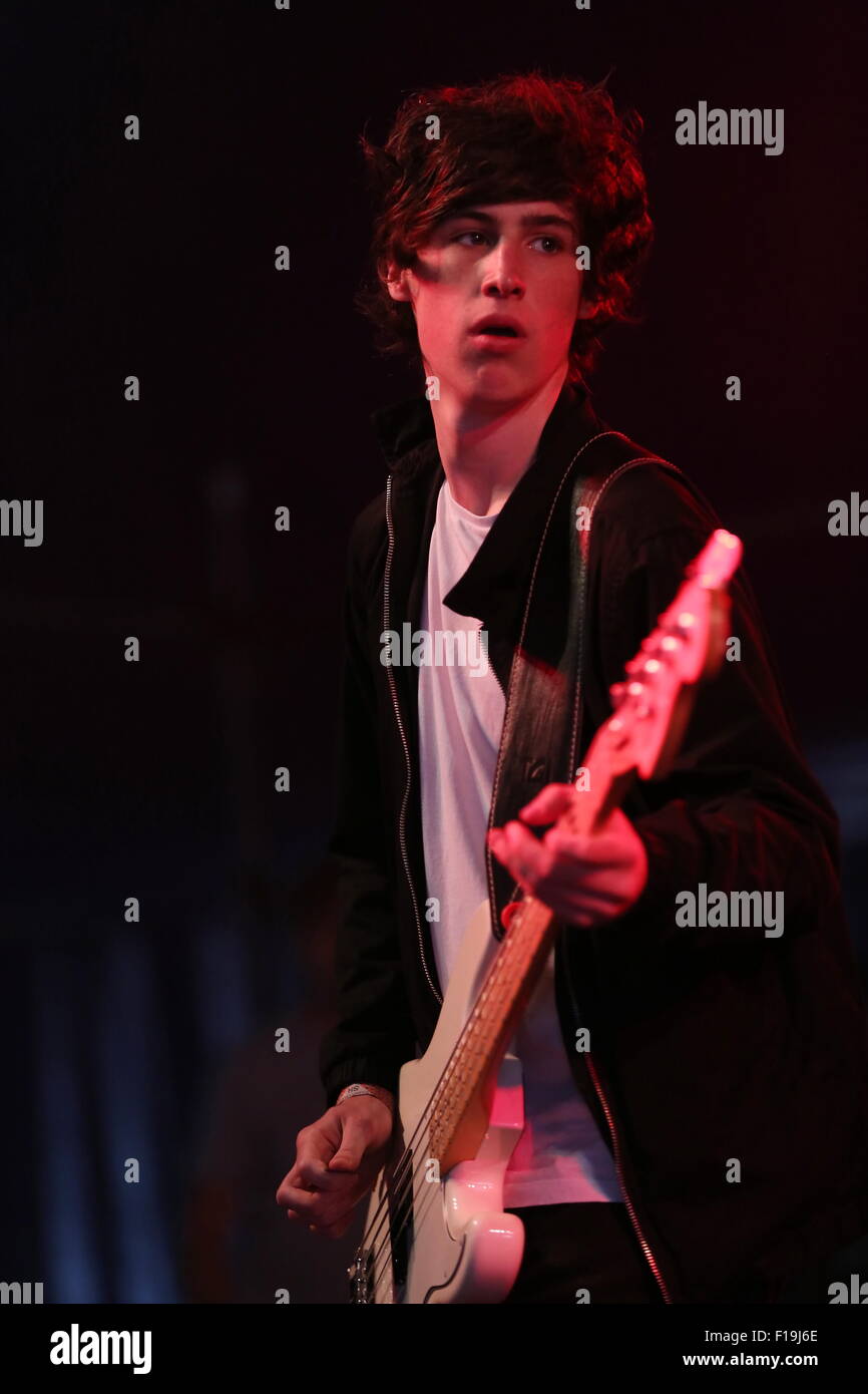 Pretty vicious hi-res stock photography and images - Alamy