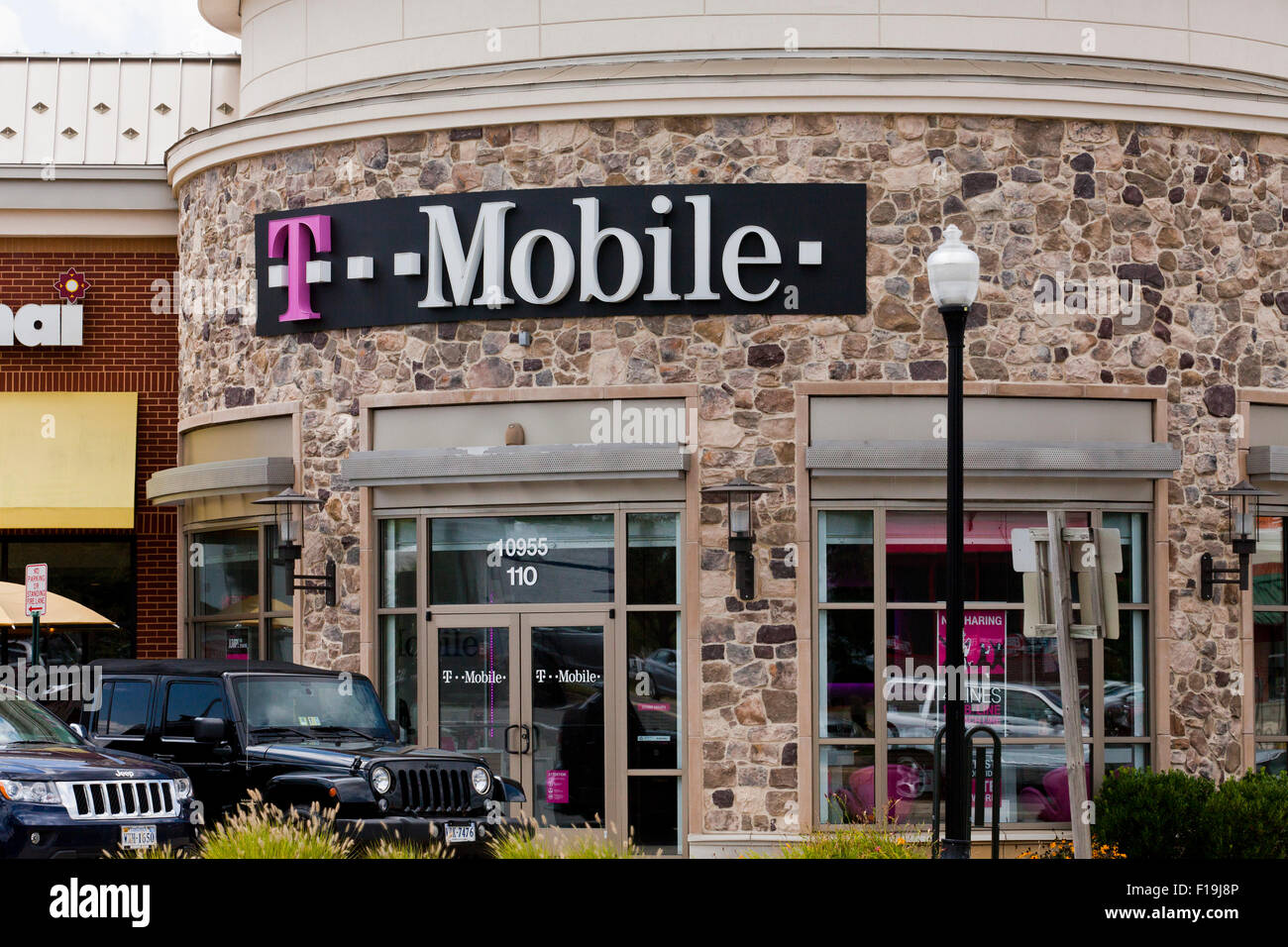 Tmobile phone hi-res stock photography and images - Alamy