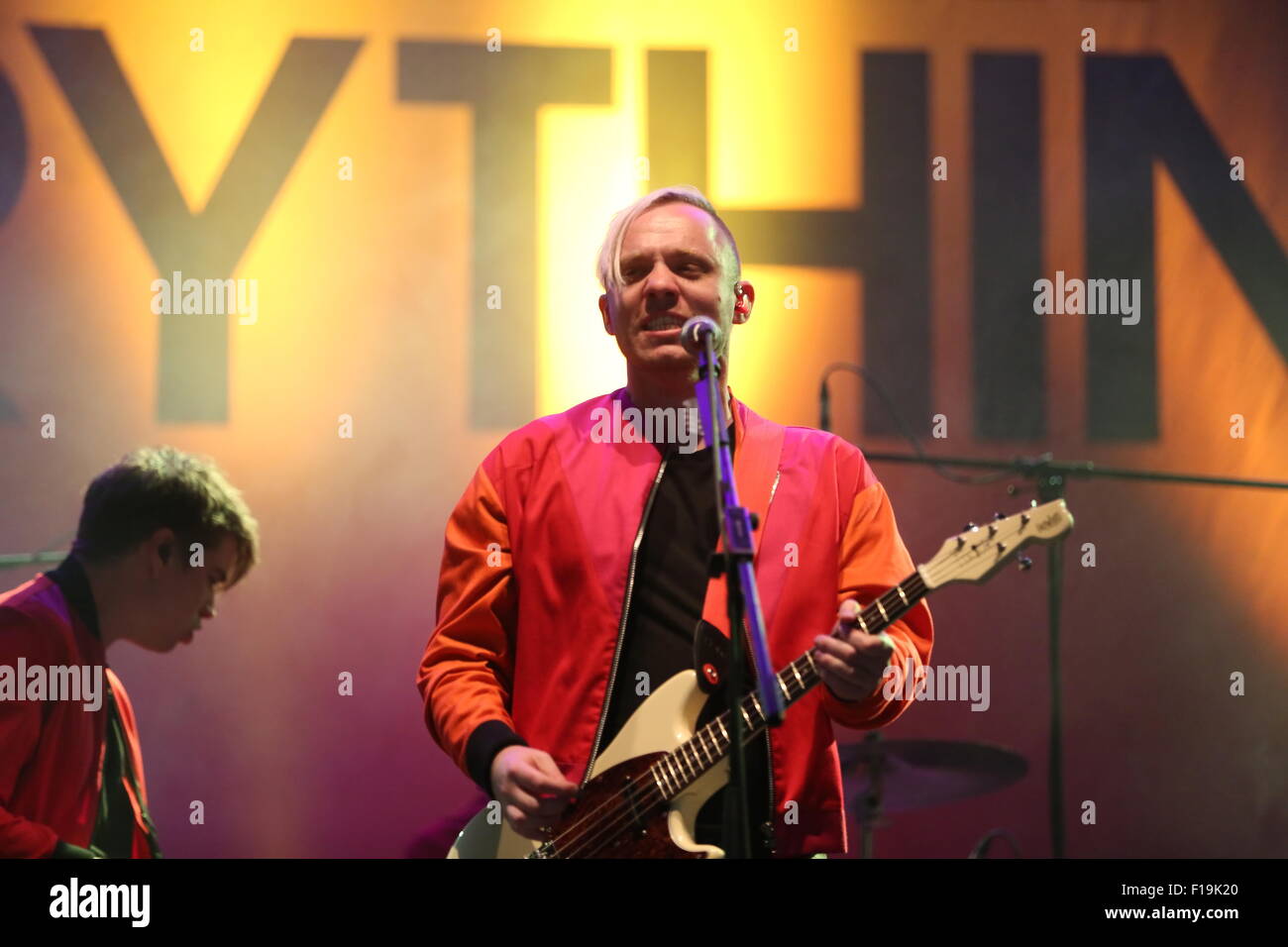 Jeremy pritchard everything everything hi-res stock photography and ...