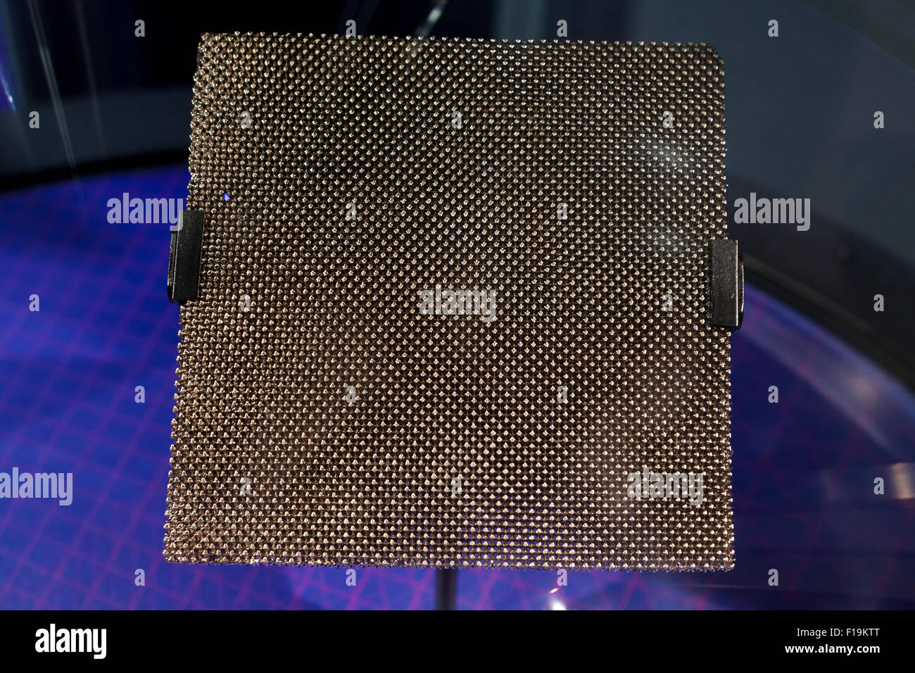 Metallic microlattice sample - USA Stock Photo - Alamy