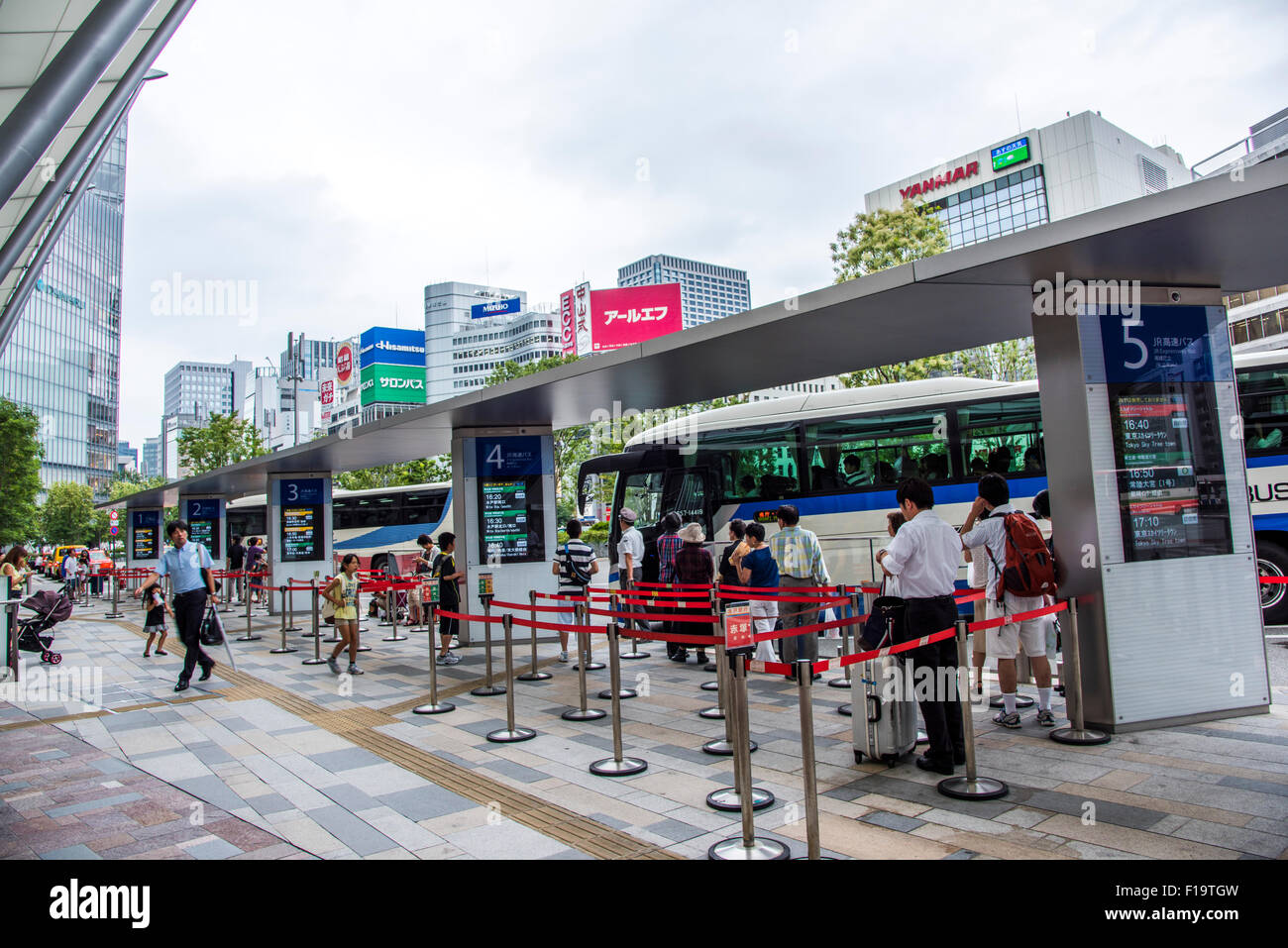Tokyo Station Yaesu entrance bus terminal,Chiyoda-Ku,Tokyo,Japan Stock ...