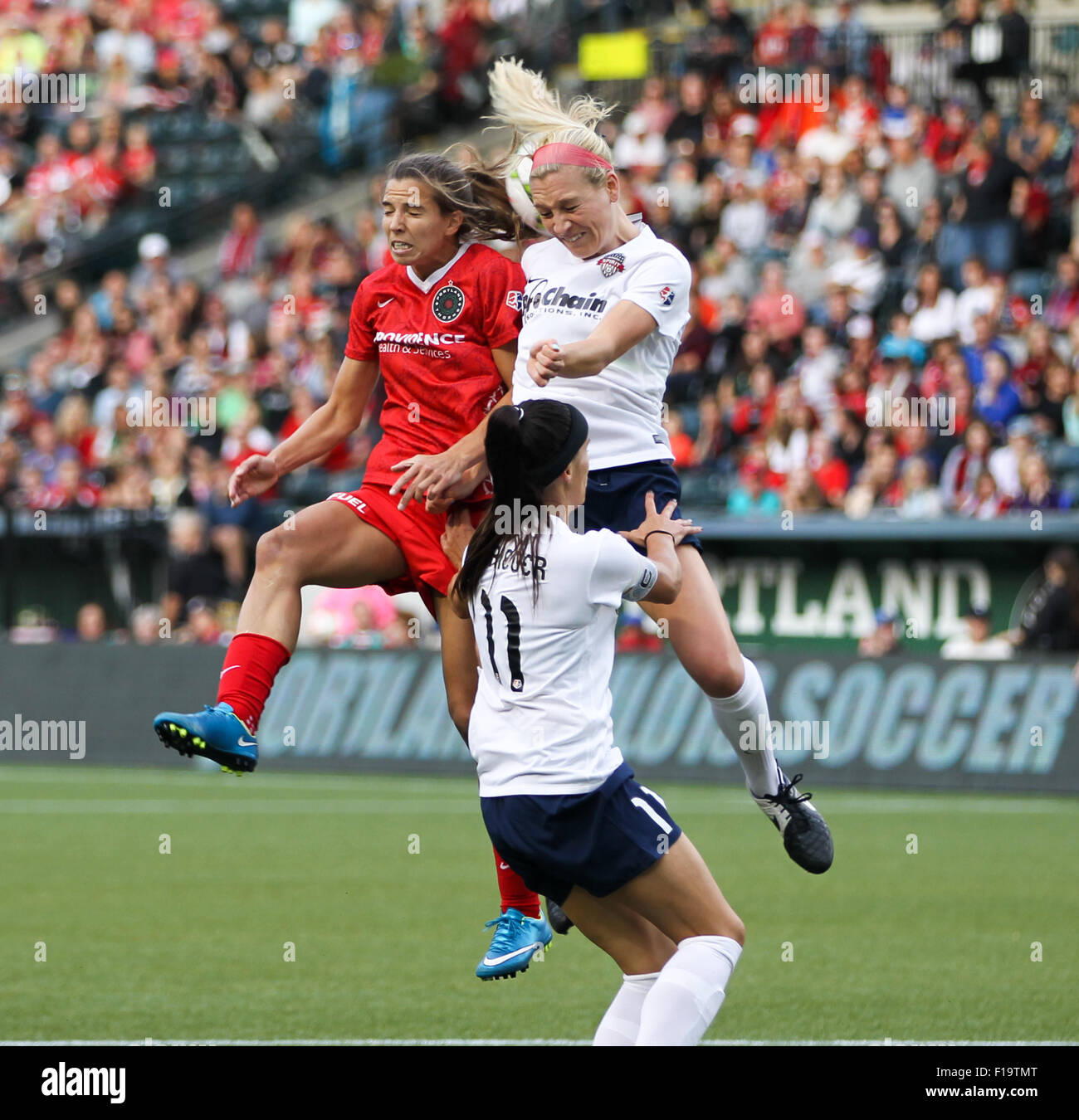 Aug. 30, 2015 - TOBIN HEATH (17) heads the ball. The Portland Thorns FC ...