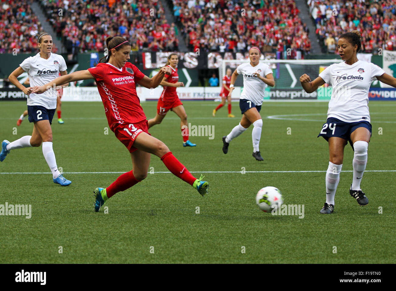 Aug. 30, 2015 - ALEX MORGAN (13) crosses the ball. The Portland Thorns ...