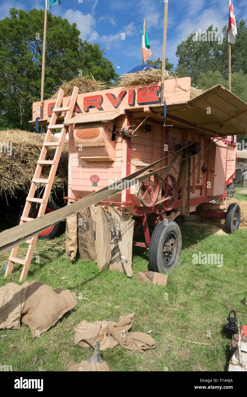 Traditional threshing hi-res stock photography and images - Alamy