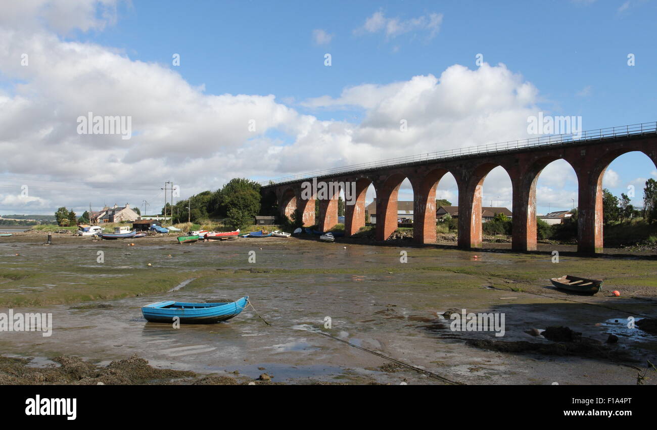 Montrose viaduct hi-res stock photography and images - Alamy