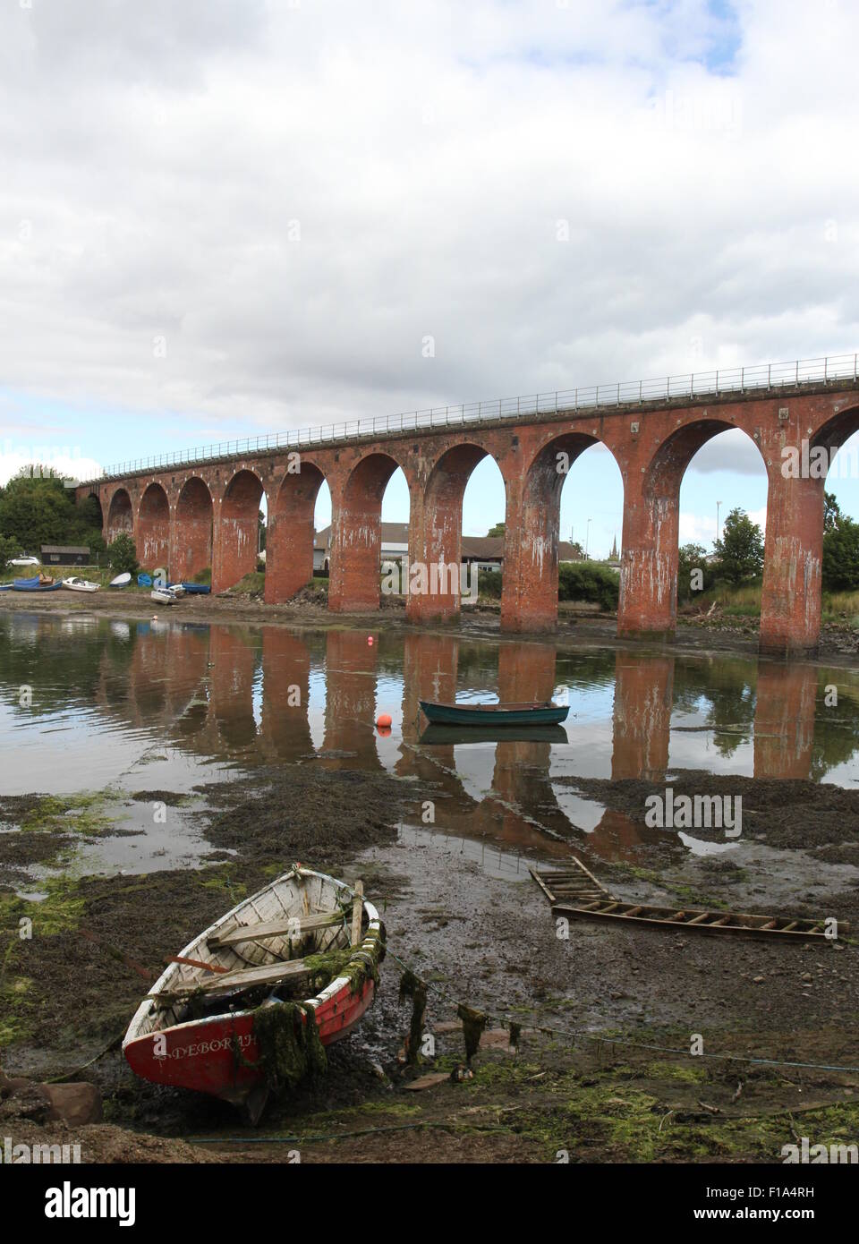 Brick viaduct hi-res stock photography and images - Alamy