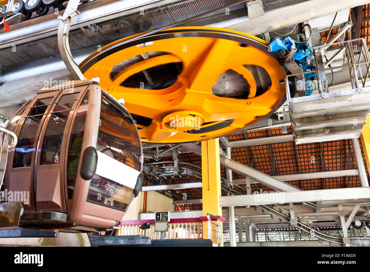 Cable car wheel Stock Photo - Alamy