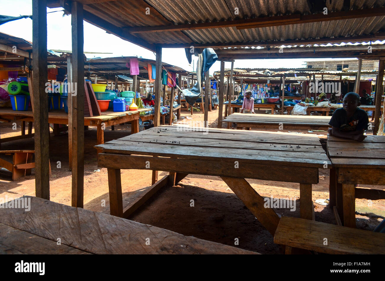 Empty market hi-res stock photography and images - Alamy