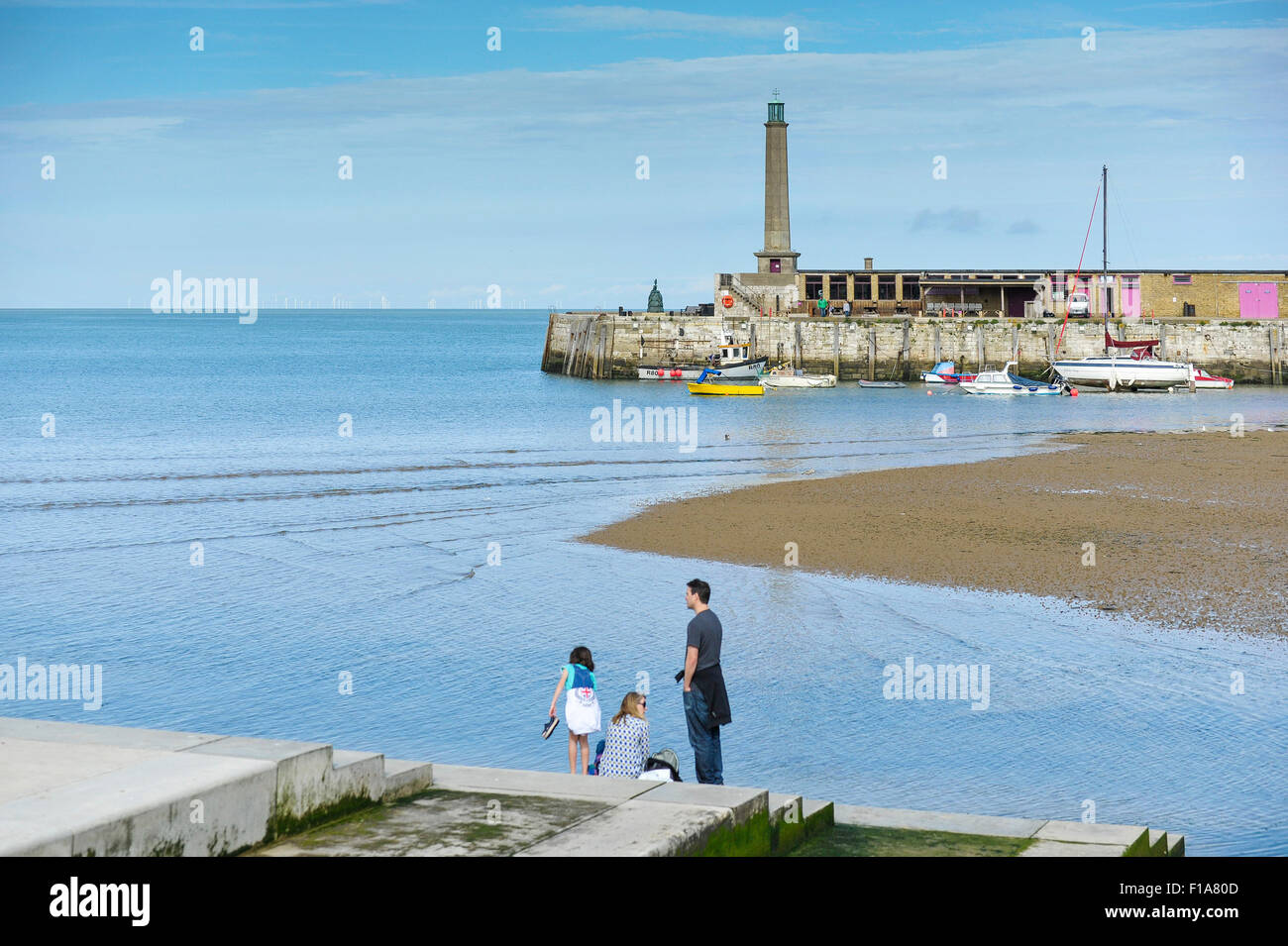Margate harbour kent lighthouse hi-res stock photography and images - Alamy