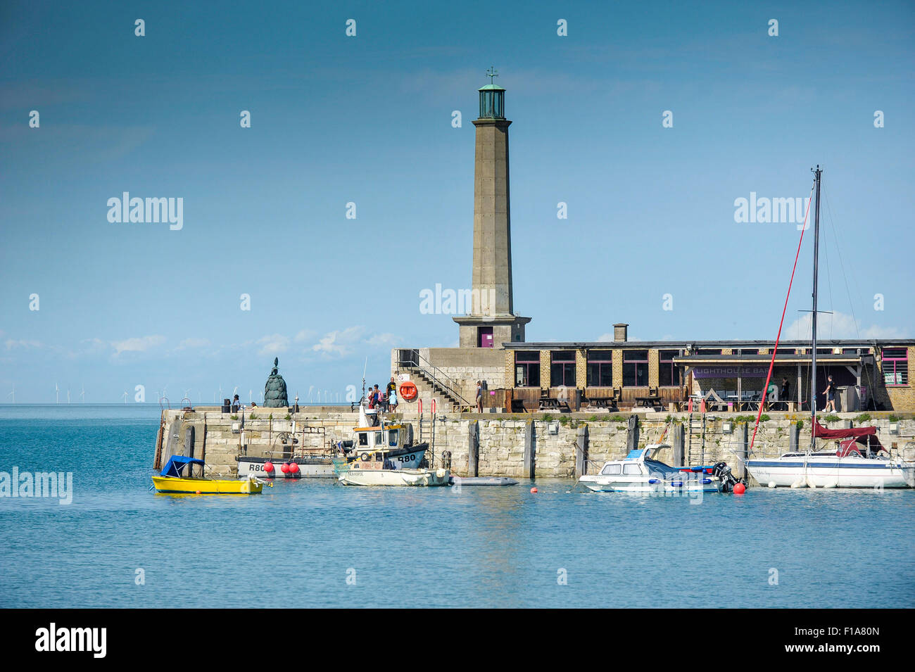 Margate harbour kent lighthouse hi-res stock photography and images - Alamy