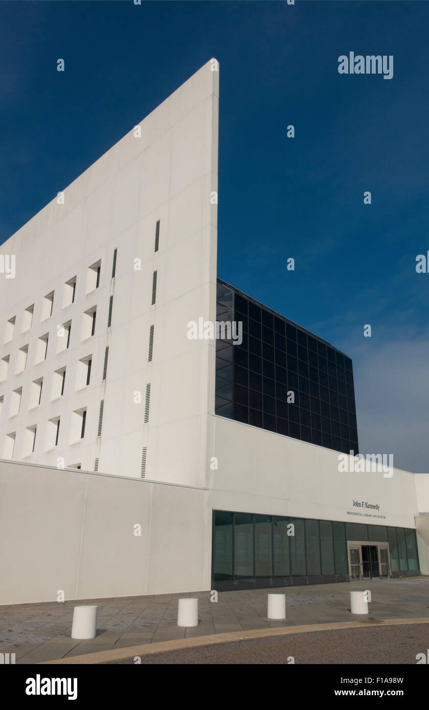 Boston public library exterior hi-res stock photography and images - Alamy