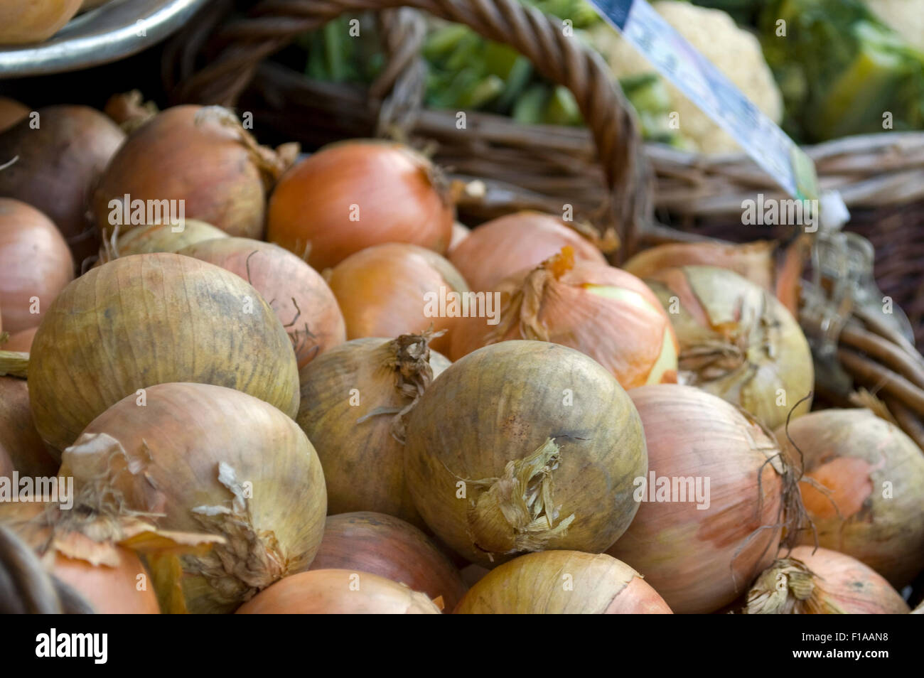 Onions for sale Stock Photo - Alamy