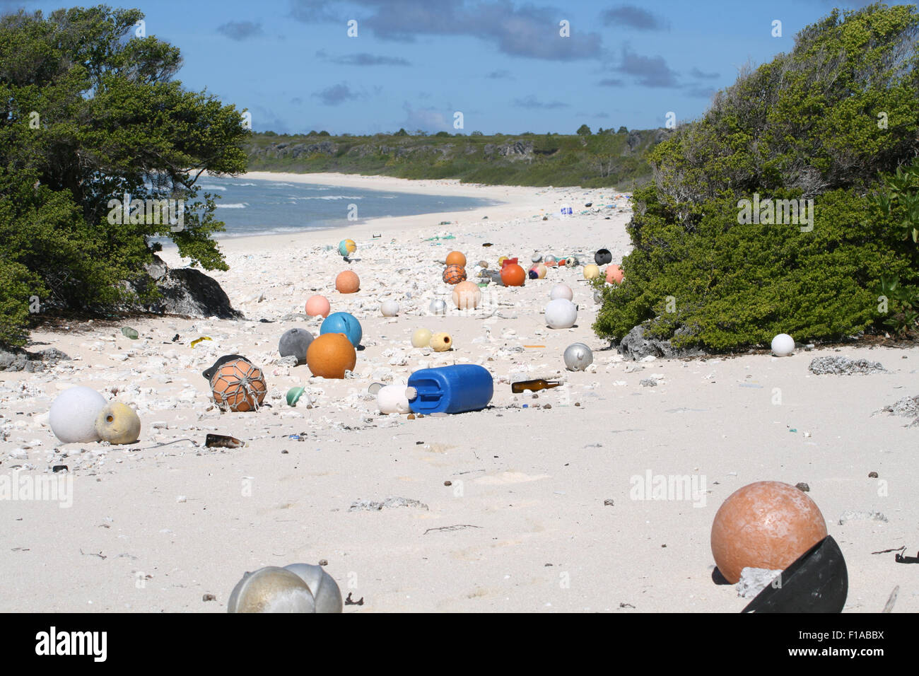 Henderson island and plastic hi-res stock photography and images - Alamy