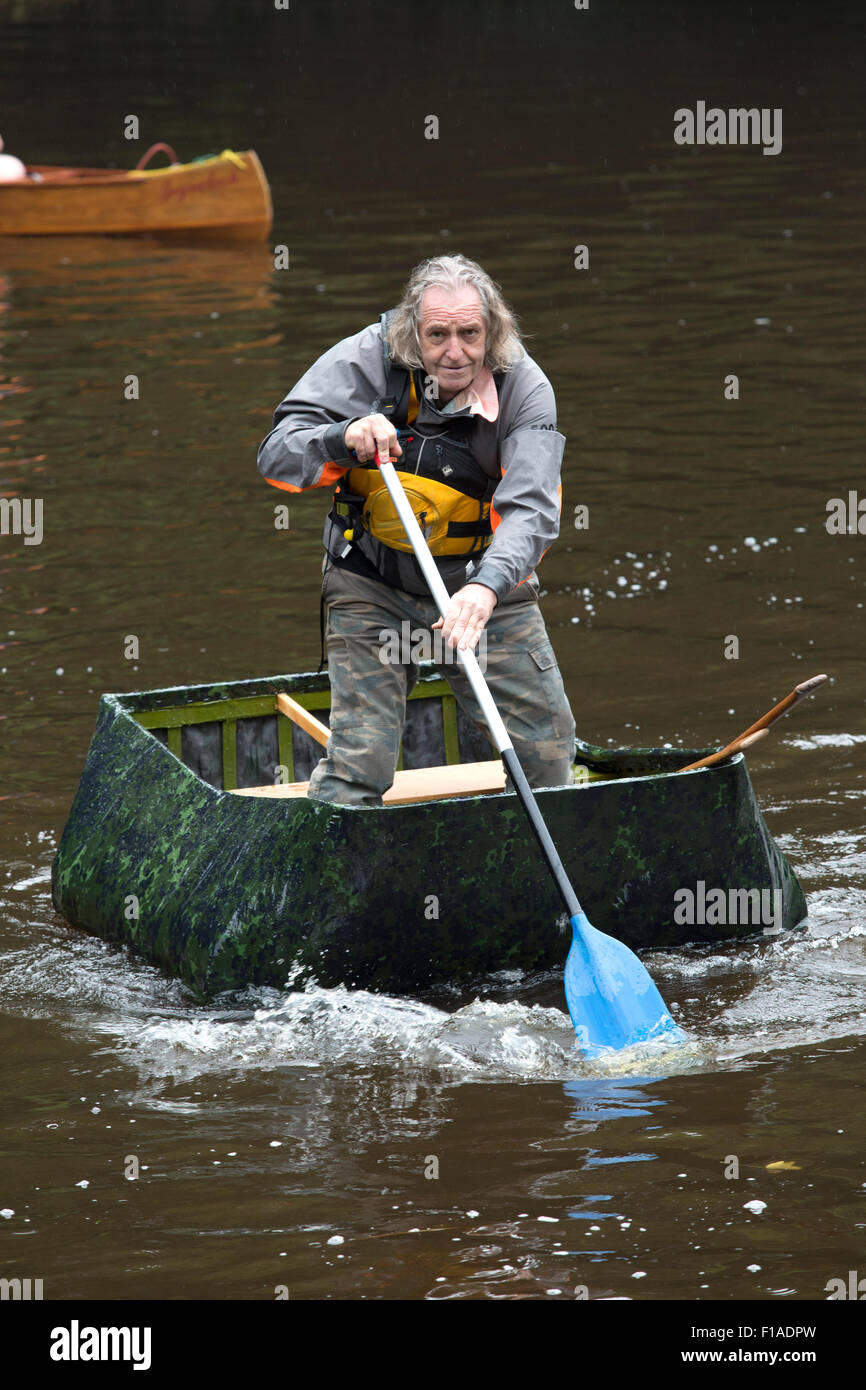 Coracle in wales hi-res stock photography and images - Alamy