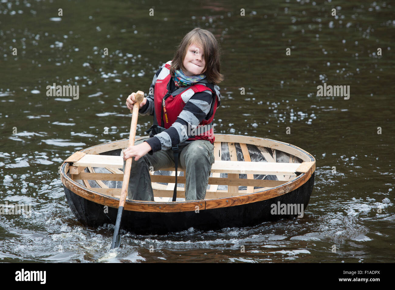 Boat coracle wales hi-res stock photography and images - Alamy