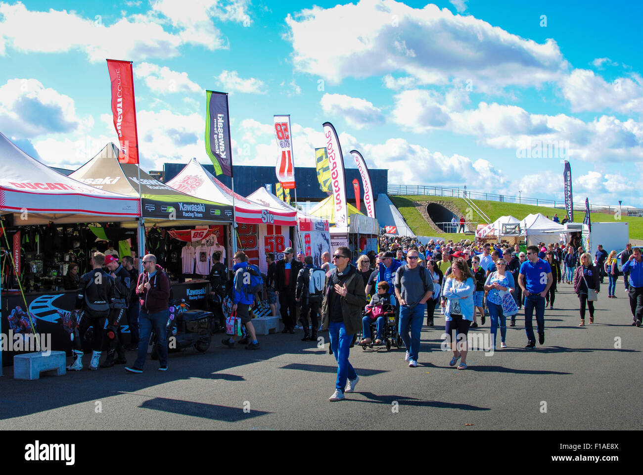 Motor racing race fans Stock Photo - Alamy