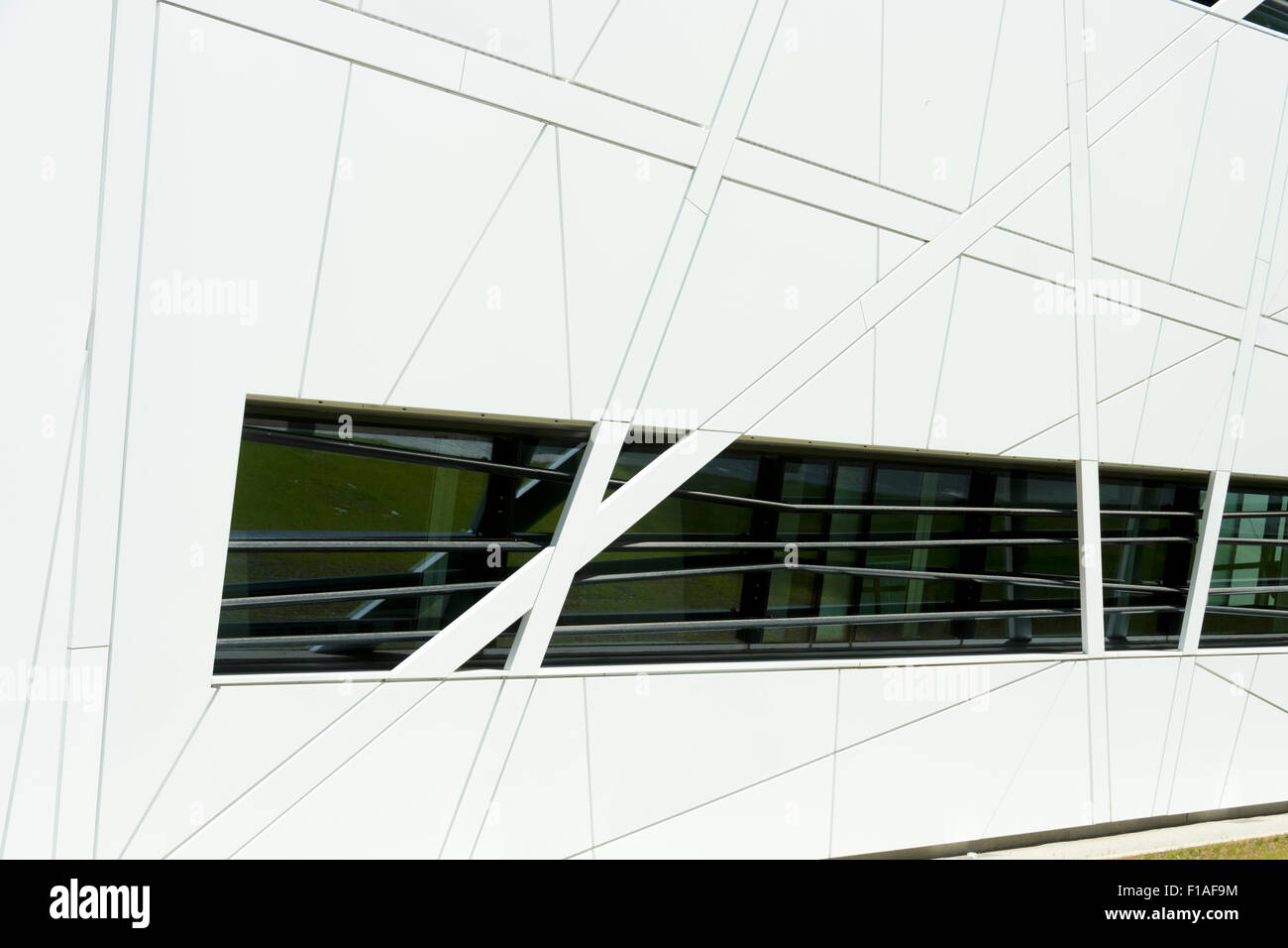 The Manchester Cancer Research Centre building, designed by Wilson ...