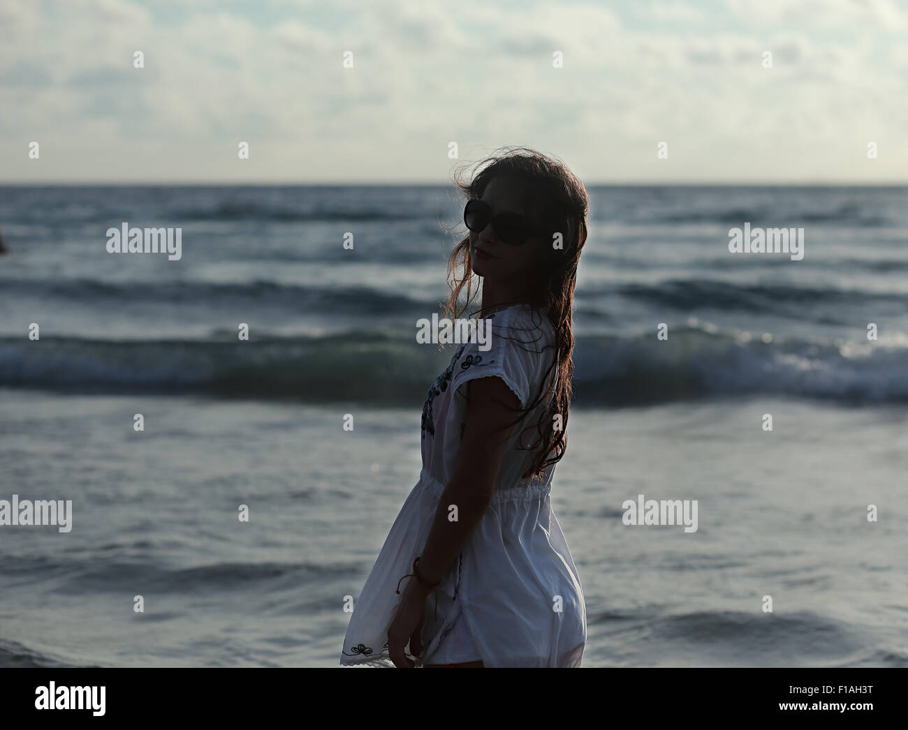 Standing at ocean hi-res stock photography and images - Alamy