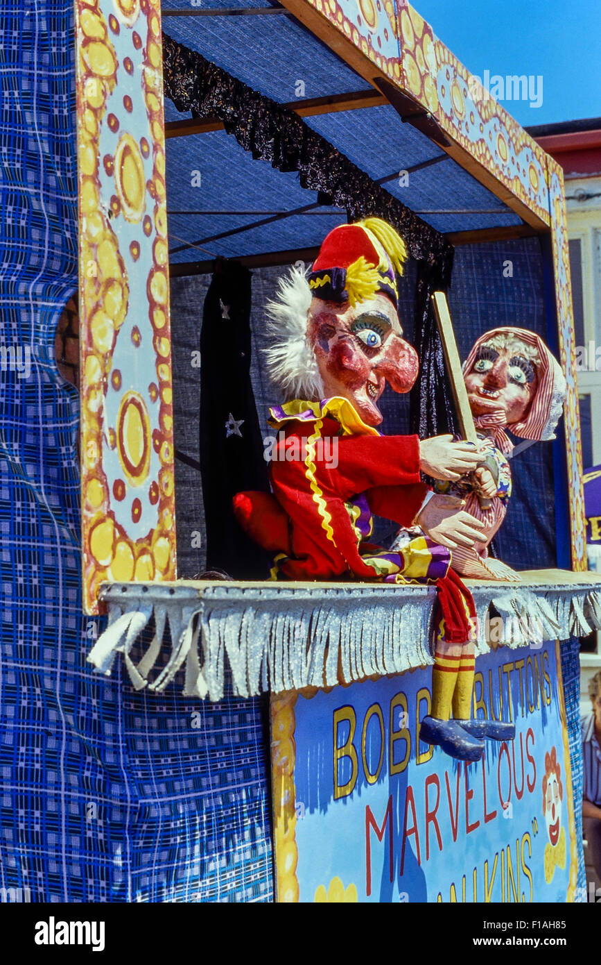 Punch judy show booth puppet hi-res stock photography and images - Alamy