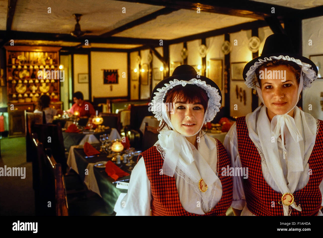 Traditional welsh costume hi-res stock photography and images - Alamy