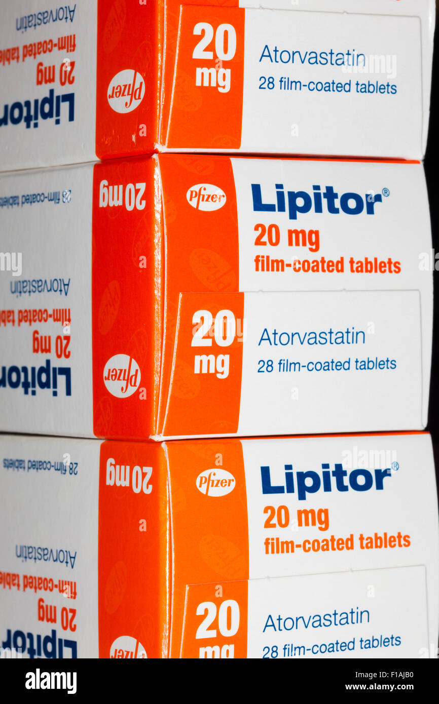 Statin tablets and heart hi-res stock photography and images - Alamy