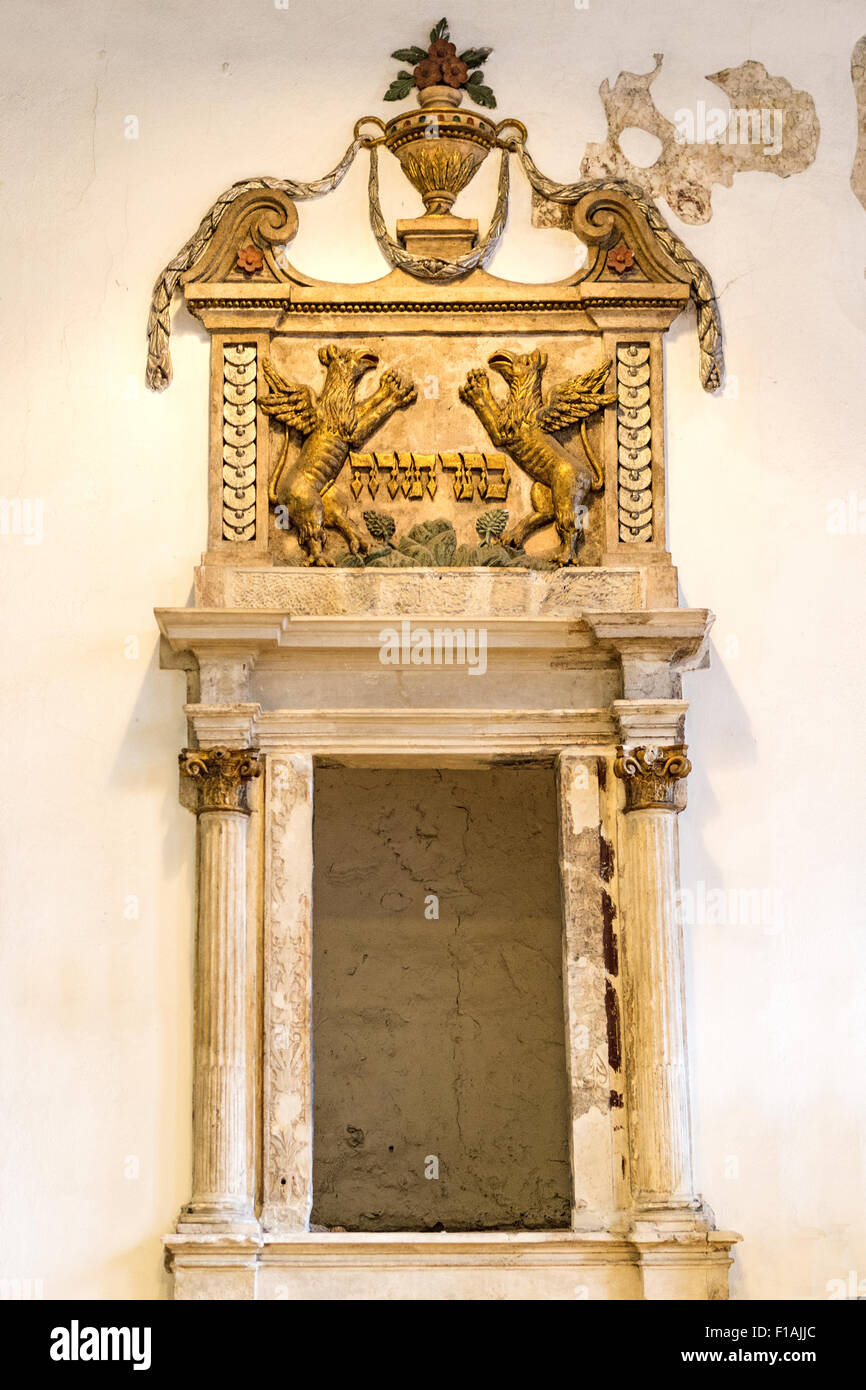 Shul interior hi-res stock photography and images - Alamy