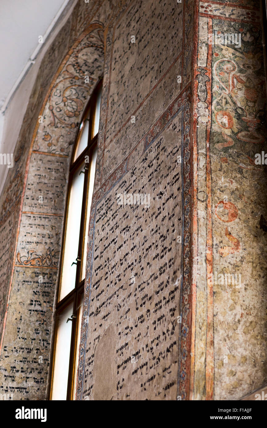 Prayers on the wall, High Synagogue, Krakow, Poland Stock Photo - Alamy