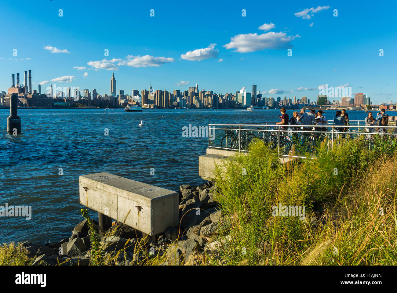 Buildings city scapes skylines us cities hi-res stock photography and ...