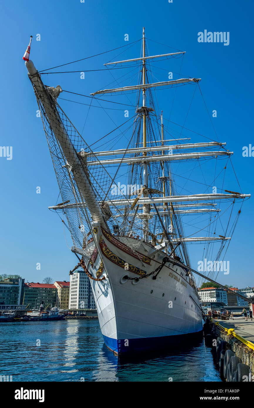 Bergen Town, The Bryggen wharf with German tall sailing ship Statsraad ...