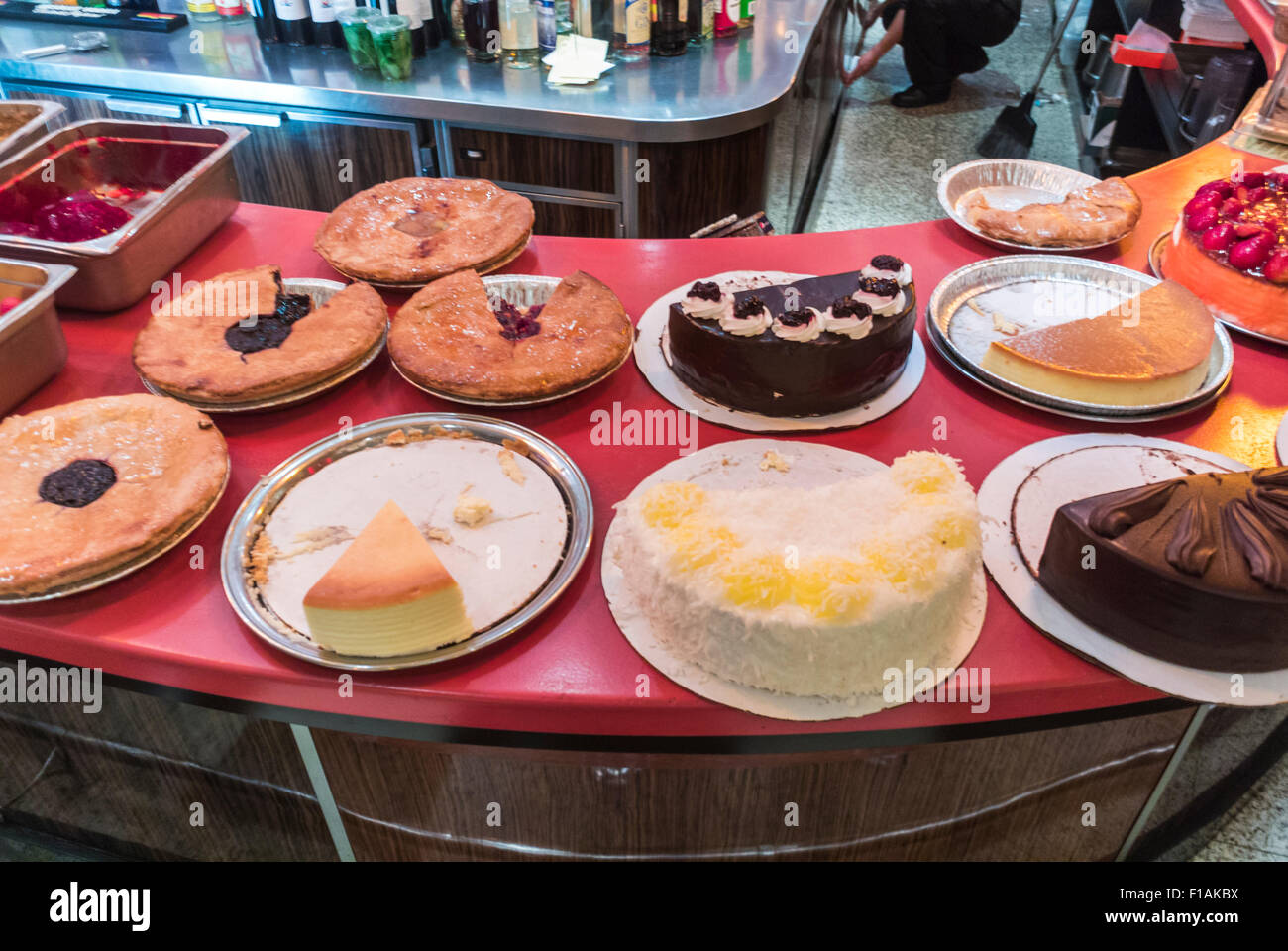 Nyc cakes hi-res stock photography and images - Alamy