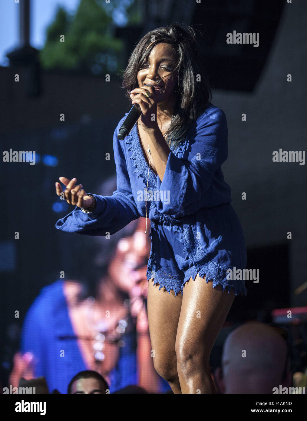Mickey guyton live hi-res stock photography and images - Alamy