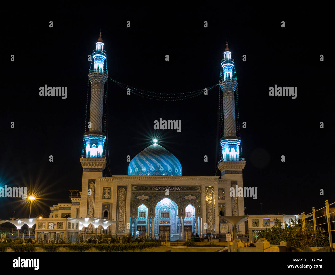 Iran mosque hi-res stock photography and images - Alamy